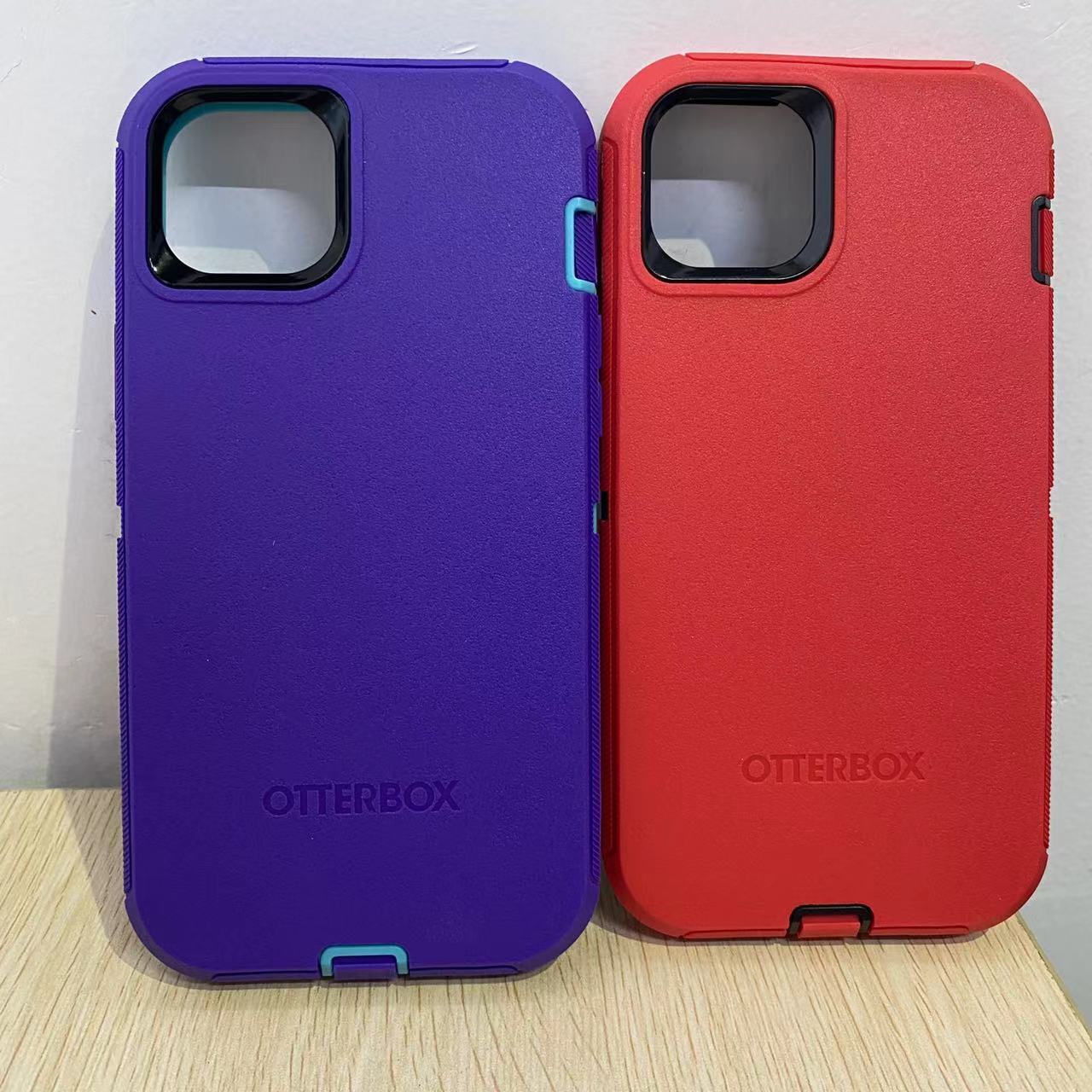 OtterBox Defender With Logo With Plastic Bag