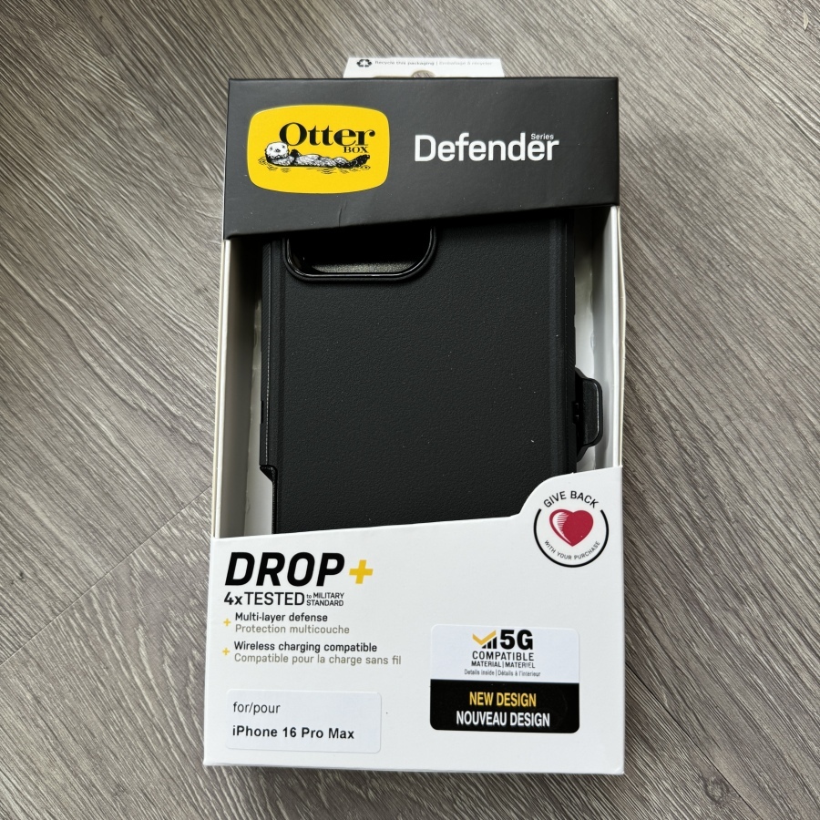 Otterbox Defender with Logo Case for iPhone16