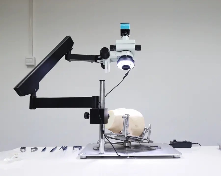 Brain specimen console (microscope version)