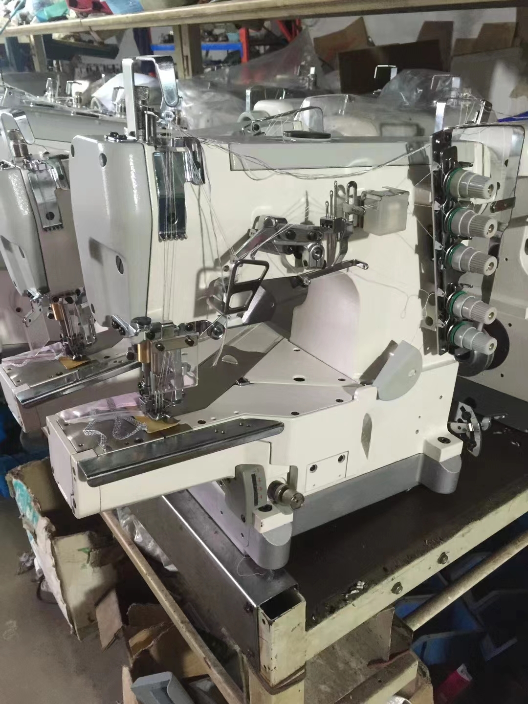 High speed small flat bed interlock sewing machine