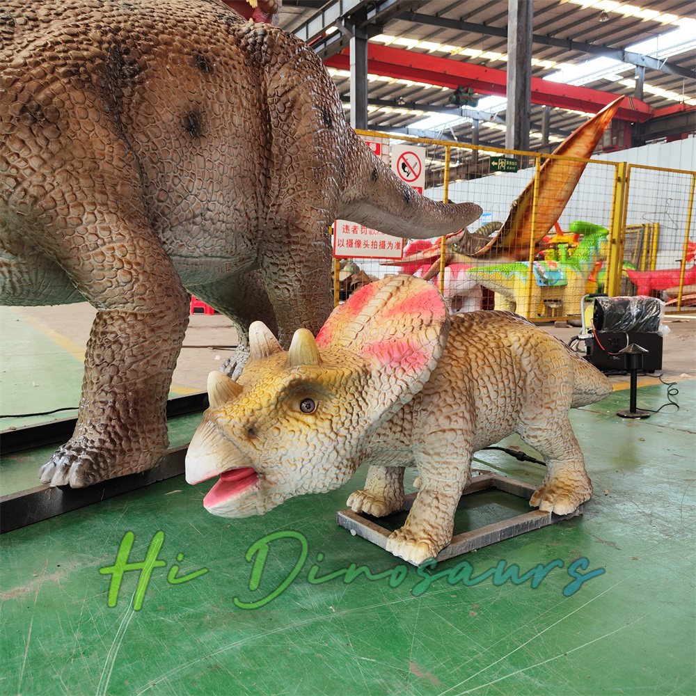 Realisitc Animatronic Triceratops Two Babies & One Adult | Hi Dinosaurs