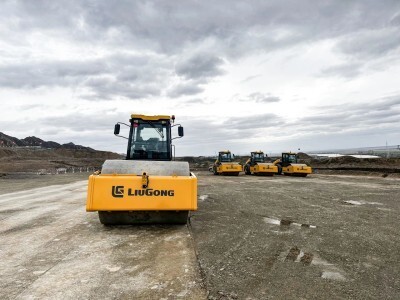 Liugong's unmanned road roller assists in the construction of ...
