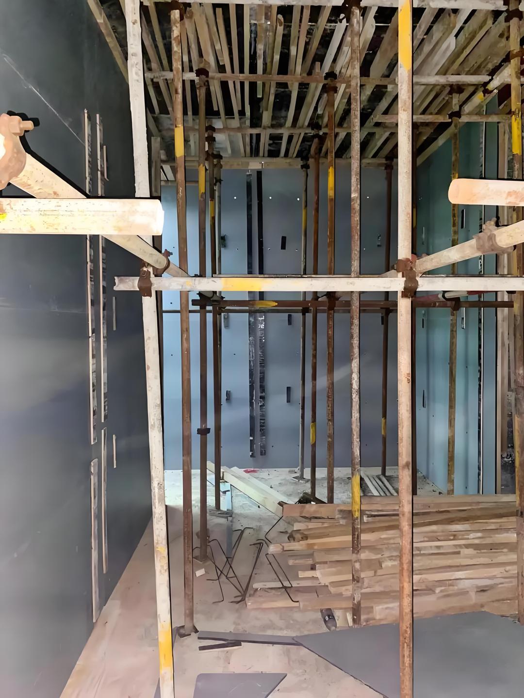Plastic hollow board