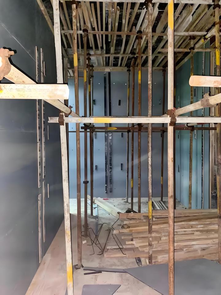 Plastic hollow board