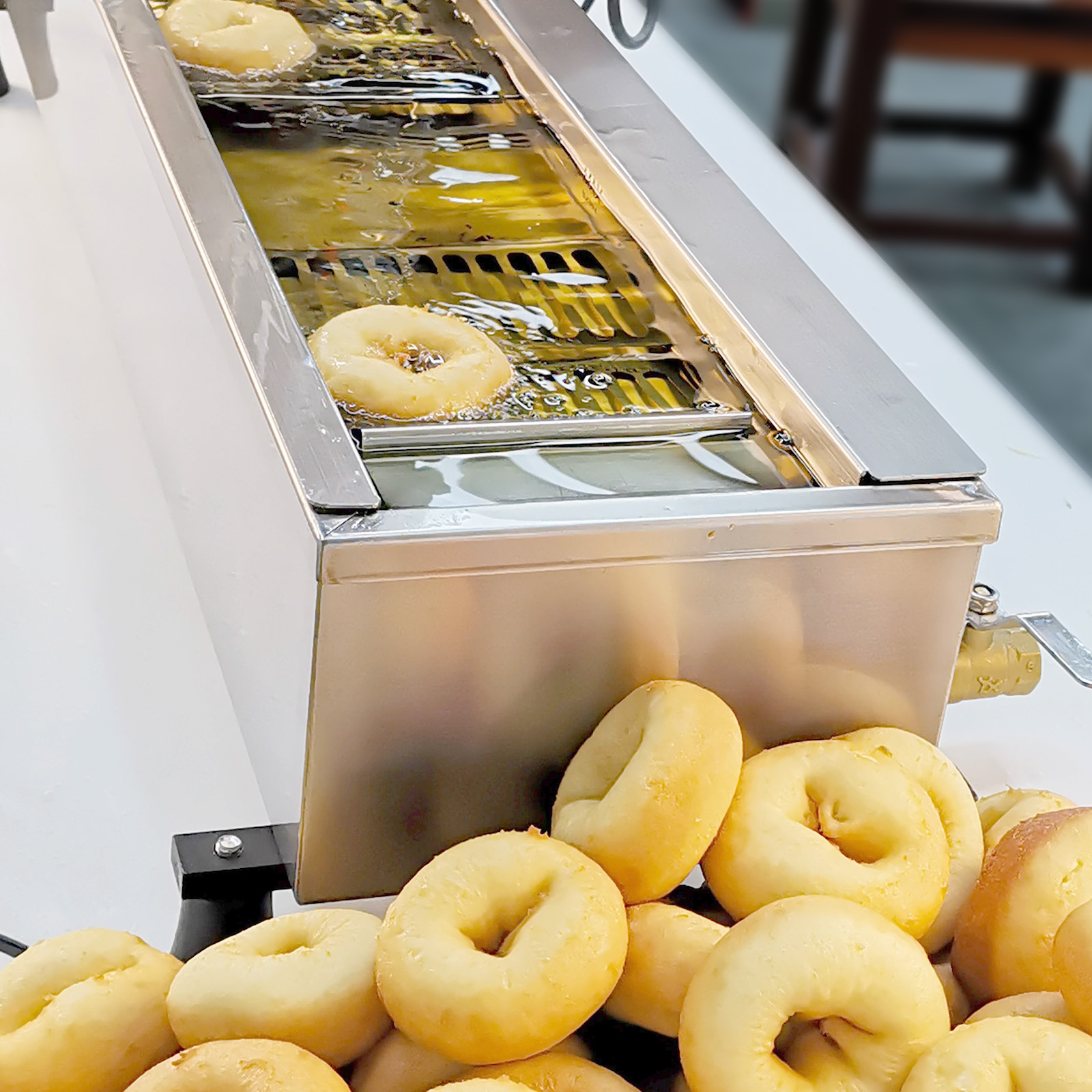 Automatic Frying doughnut making machine doughnuts Donut frying Maker ...
