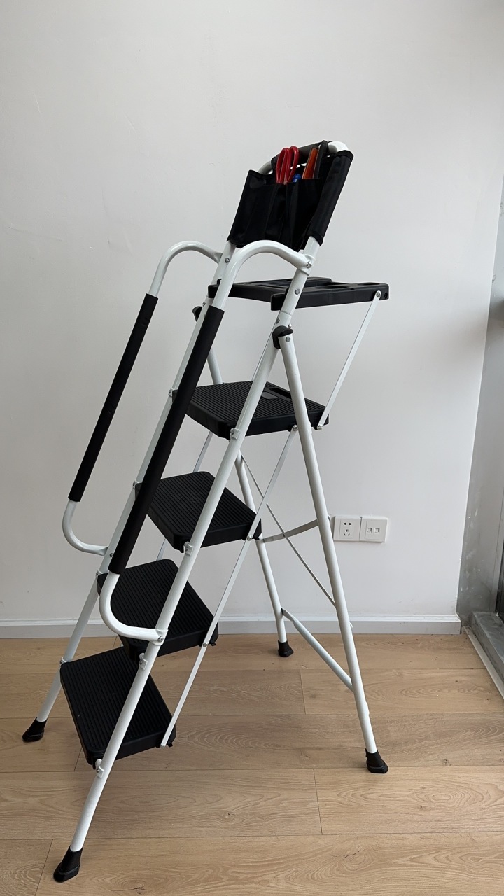 Step Ladder | Best outboard motors at Leadallway.com