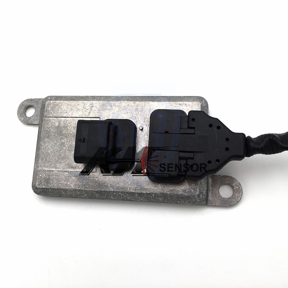 5801754016 Nitrogen Oxide Sensor NOX Sensor 5WK9 6733B IVECO 24V