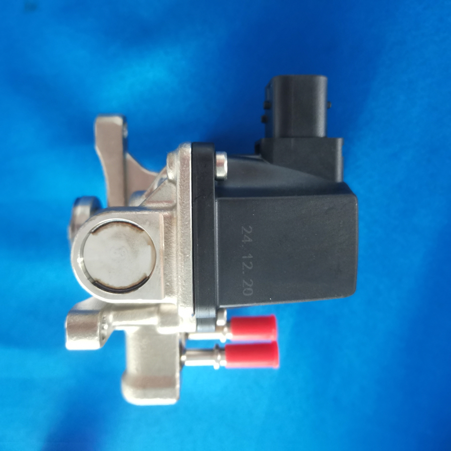 0444021021 Diesel Emissions Fluid (DEF) Module Injector AdBlue Urea ...