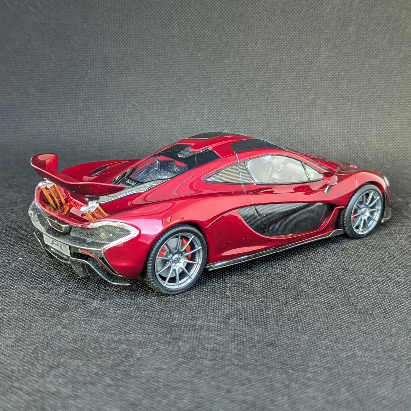 1/24 Scale Model Car Kit Mclaren P1 Building by Alpha Model Model master.