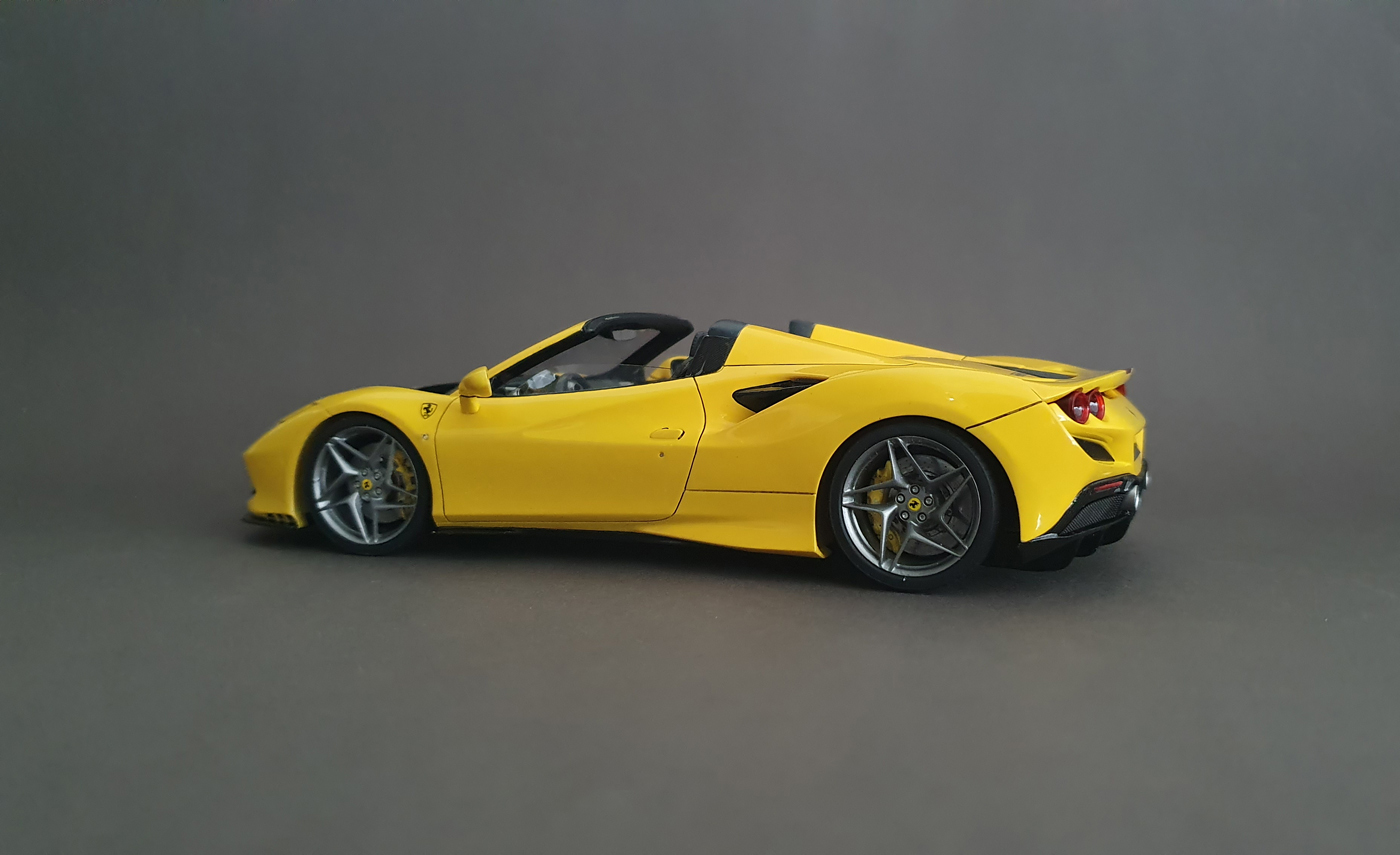 1/24 Ferrari F8 Spider building by Laurent Lacote