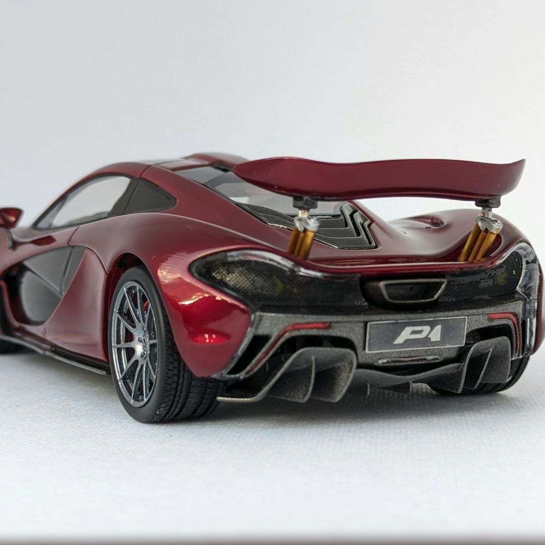 1/24 Scale Model Car Kit Mclaren P1 Building by Alpha Model Model master.