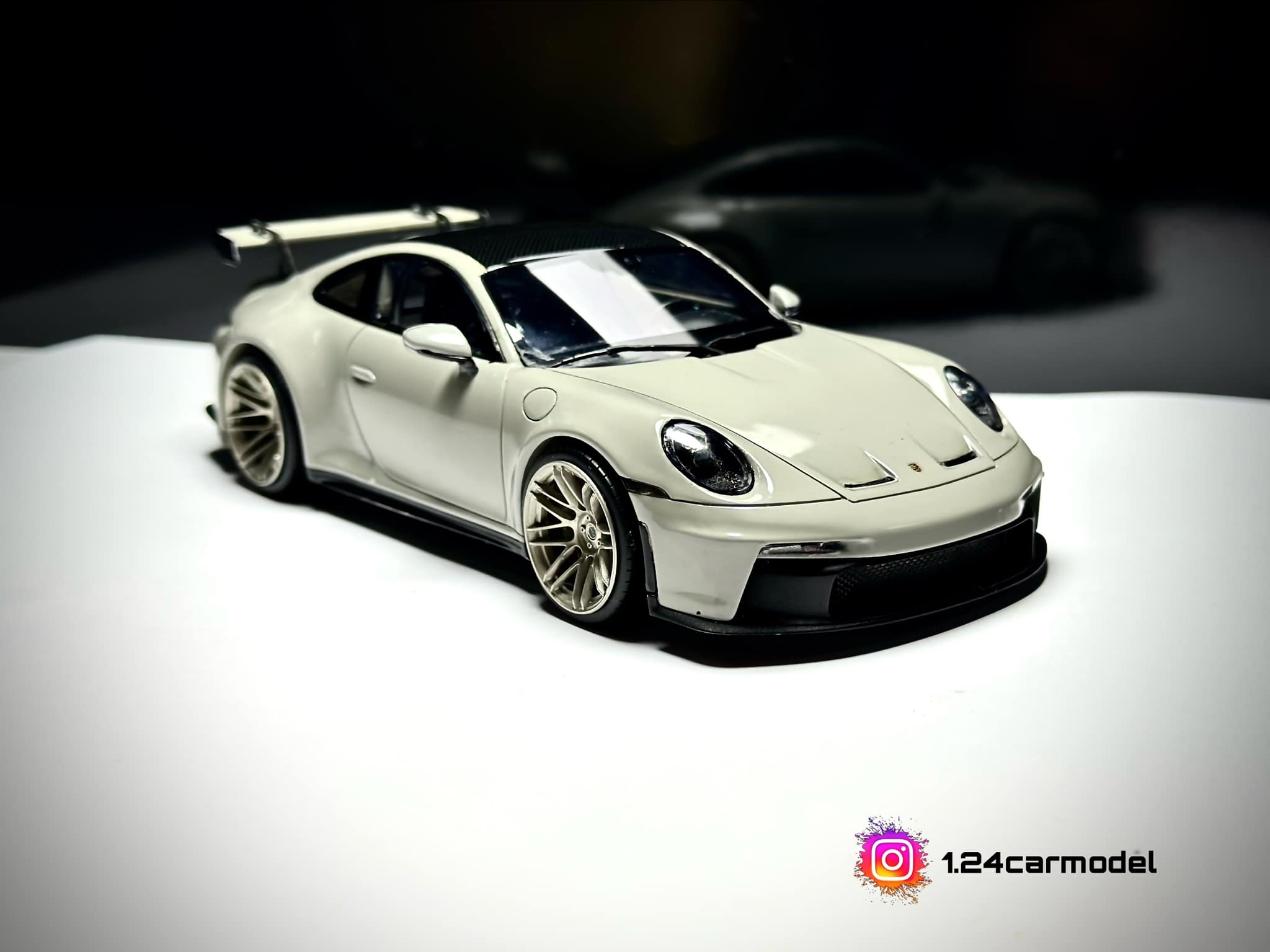1/24 Scale Model Car Kit Prosche 911(992) GT3 building
