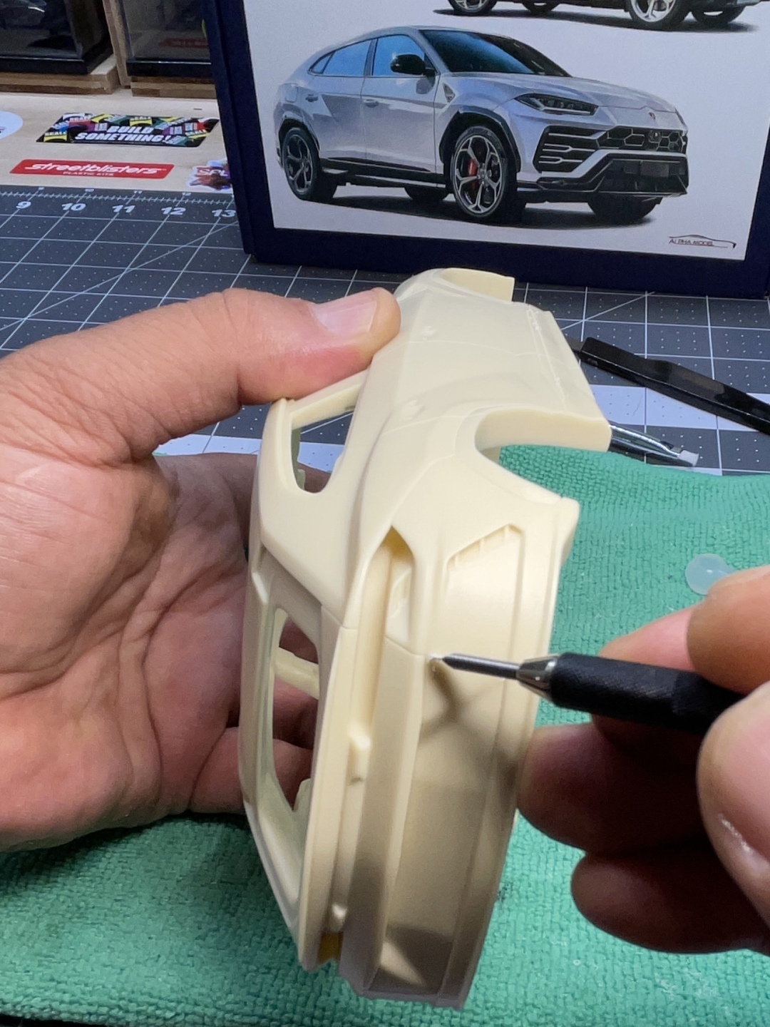1/24 Scale Model Car Kit Lamborghini Urus Building by Alpha Model Model ...