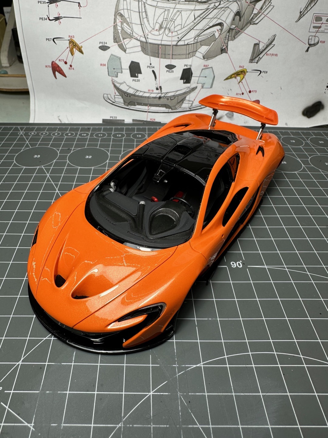 1/24 Scale Model Car Kit Mclaren P1 Building by Alpha Model Model master.