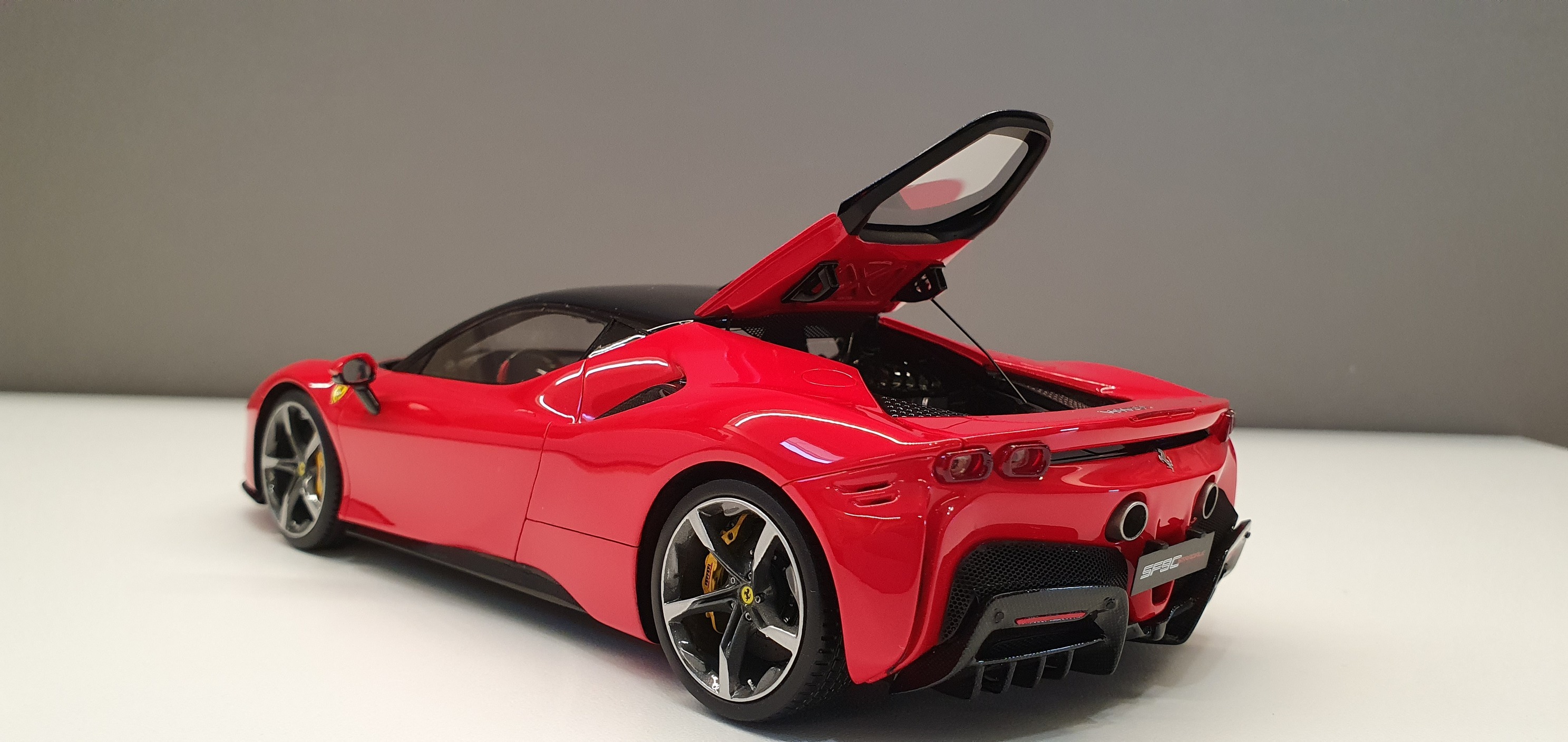 1/24 Scale Model Car Kit Ferrari SF90 Building by Alpha Model Model master.