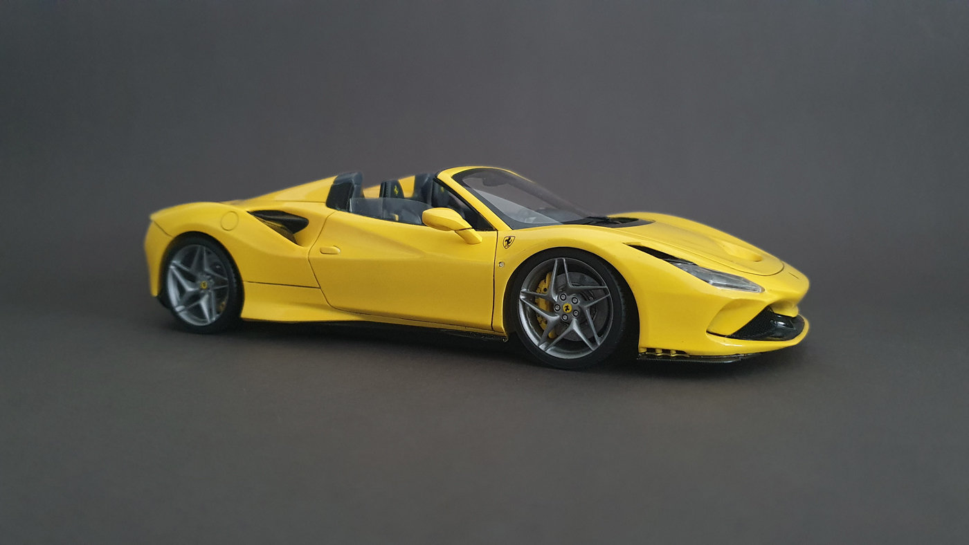 1/24 Ferrari F8 Spider building by Laurent Lacote