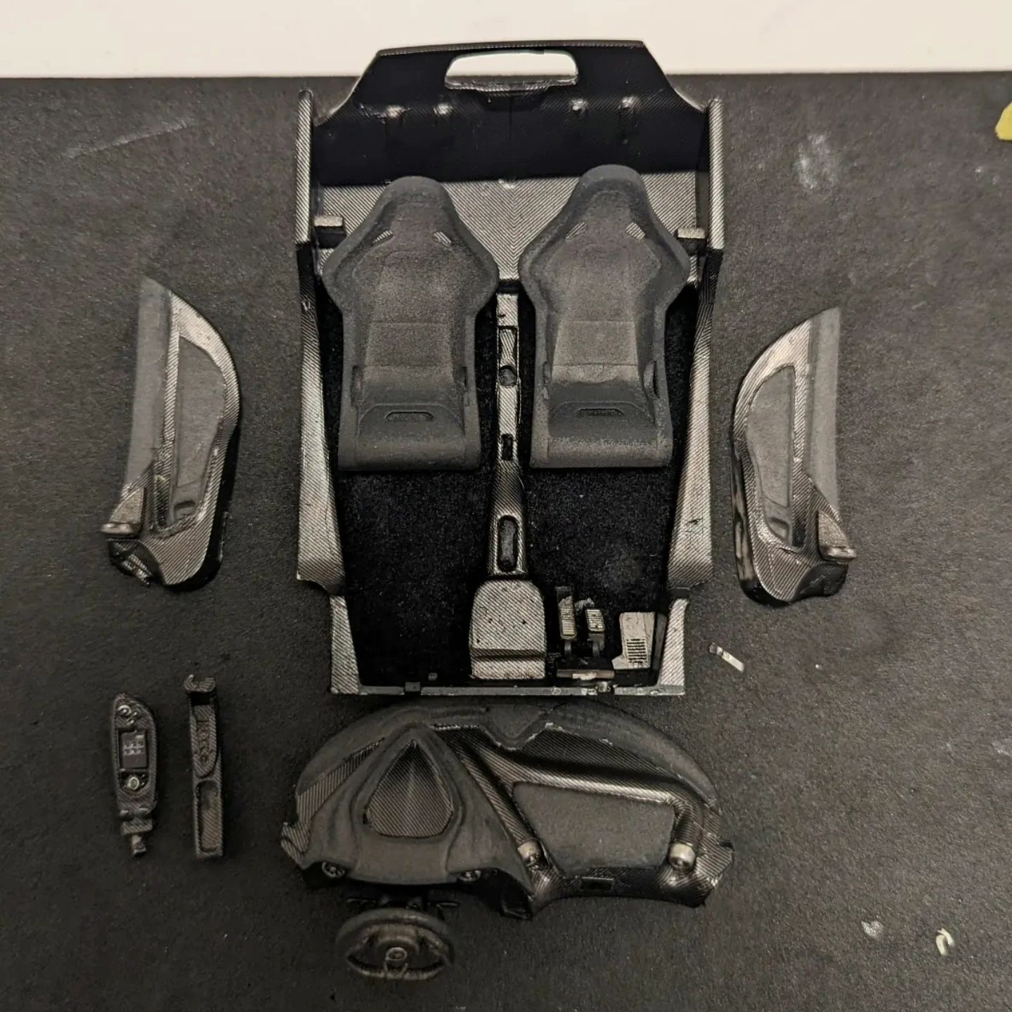 1/24 Scale Model Car Kit Mclaren P1 Building by Alpha Model Model master.