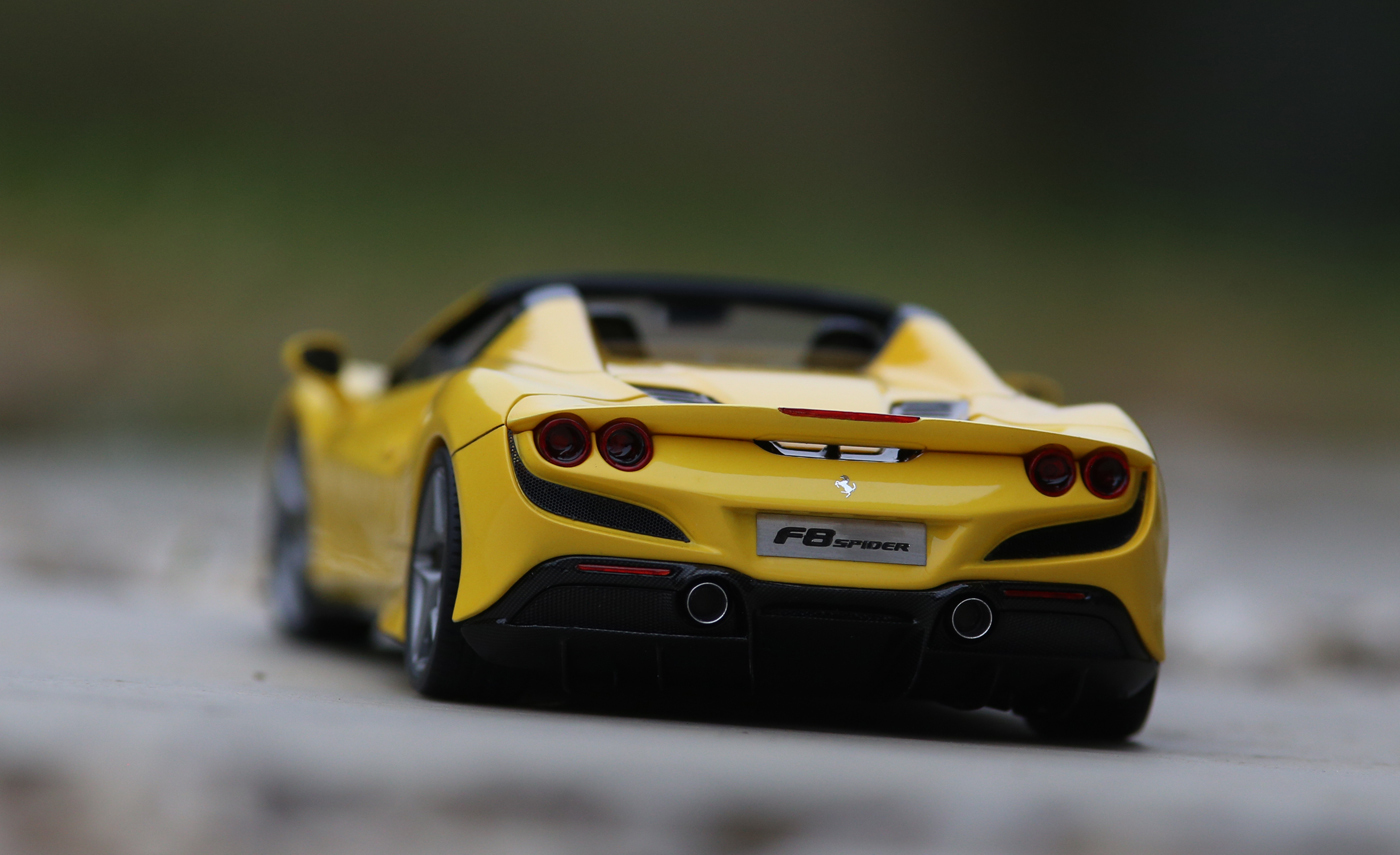 1/24 Ferrari F8 Spider building by Laurent Lacote